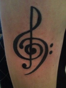 Immagini tatuaggio chiave di violino: significato e foto